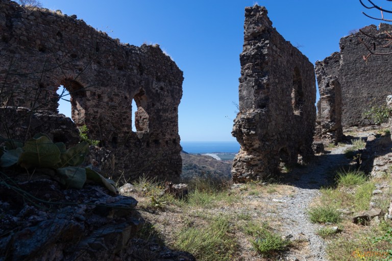 Borgo Amendolea e il suo castello – Calabria – Il primo sito urbex in ...