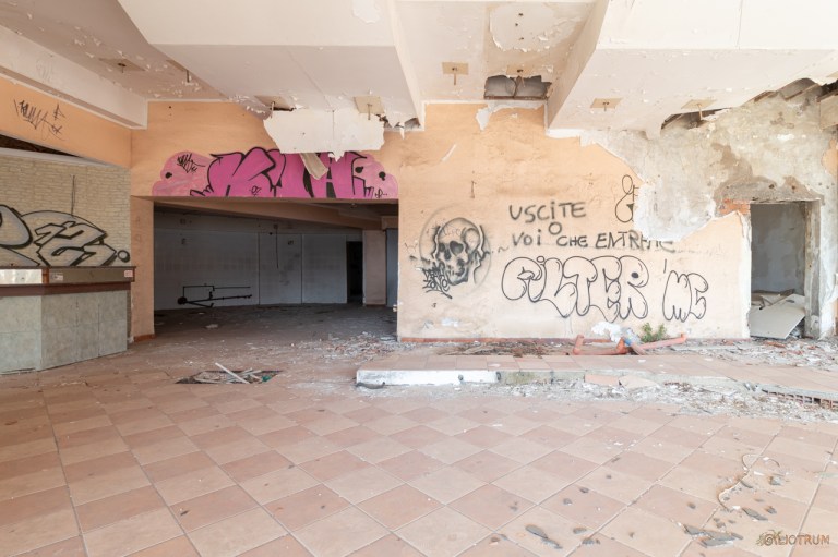 Motel Garbage – Albergo abbandonato – Il primo sito urbex in Sicilia